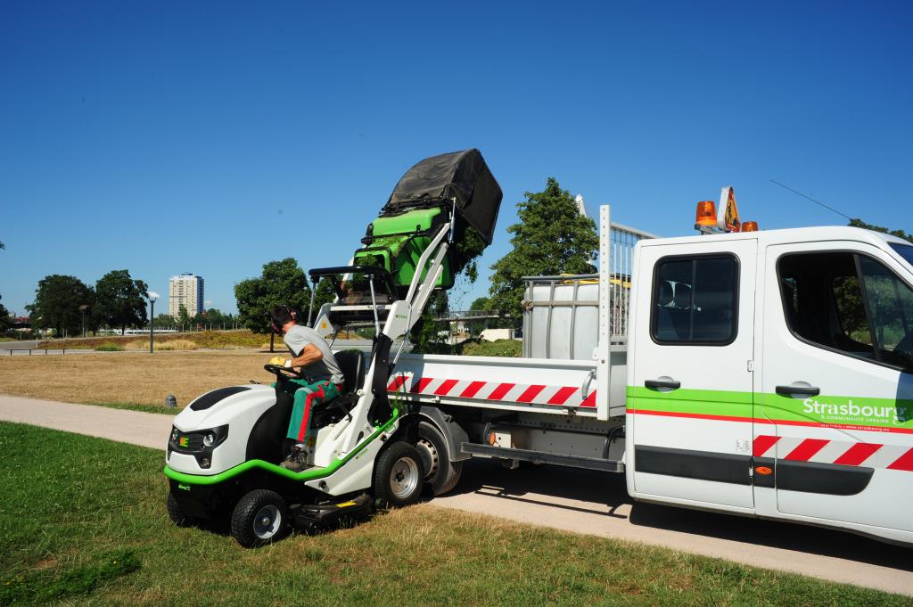 Développement durable et autoportées pro essence d'ETESIA | Etesia