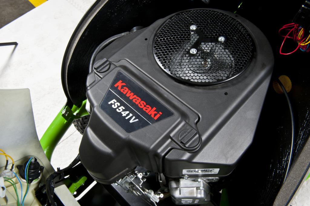 Hydro 100 III : Tracteur tondeuse autoportée Etesia